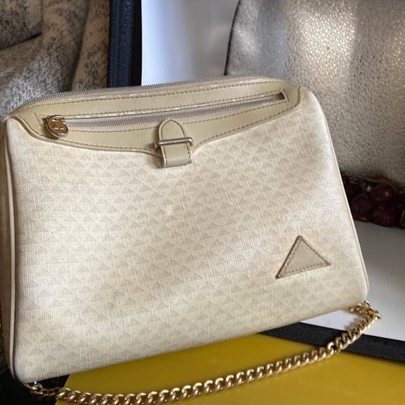 Liz Claiborne | Bags | Liz Claiborne Beige Cream Pocketbook 6x75 Gold ...